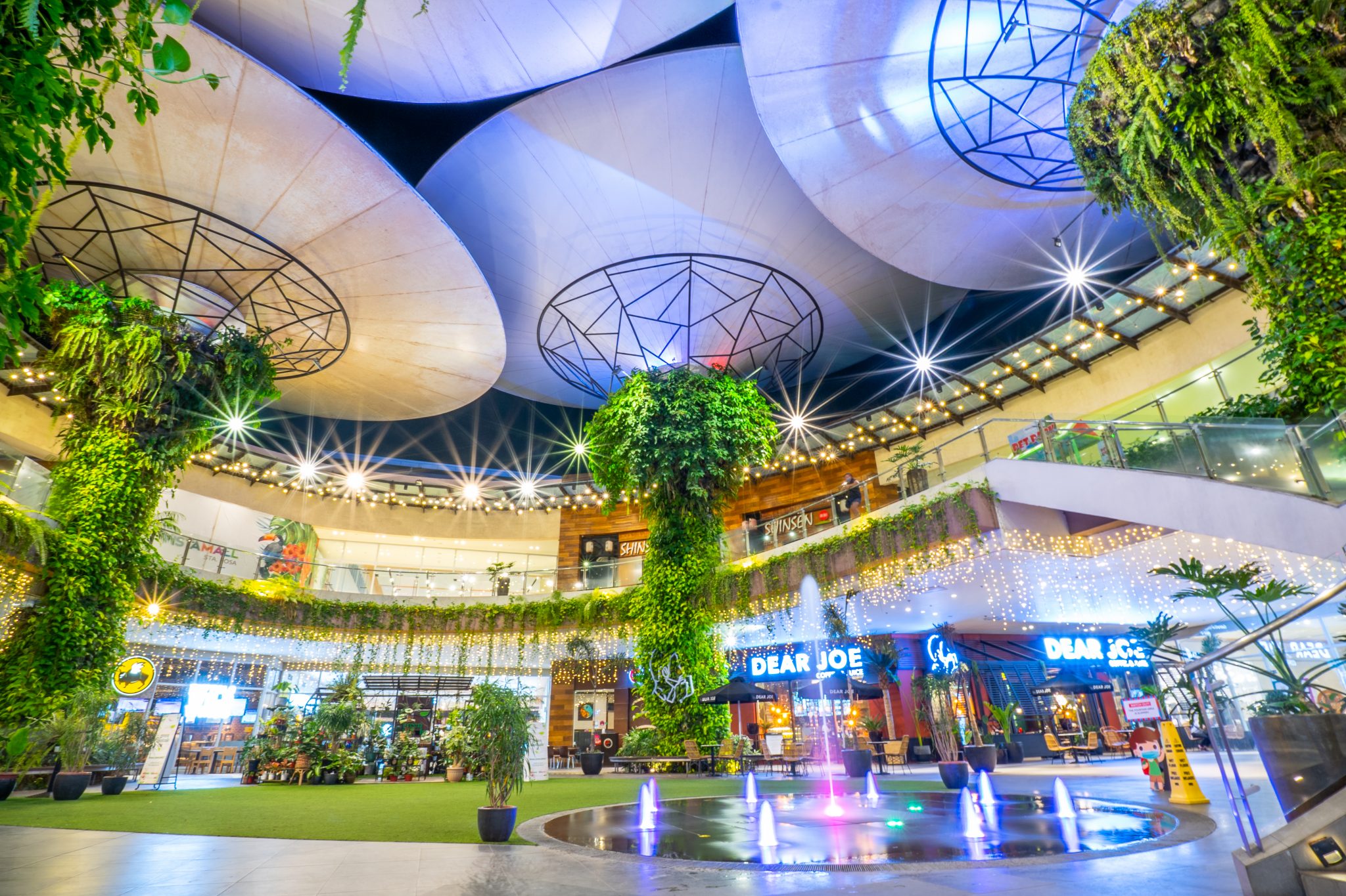 Immersive virtual playground | Vista Malls